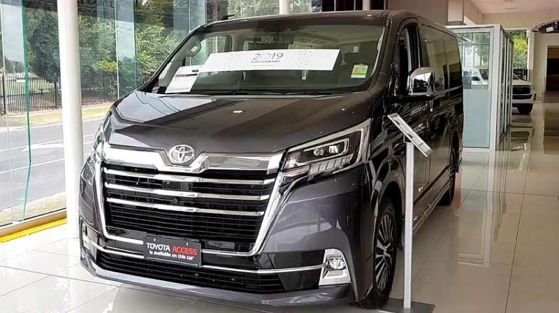 丰田全新MPV，实拍2020款丰田Granvia VX，适合家用！,汽车,车评,好看视频