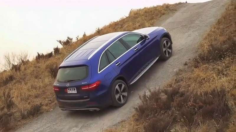 2019款奔驰GLC300l场地越野测试，42°坡，好不好一看就知道,汽车,车评,好看视频