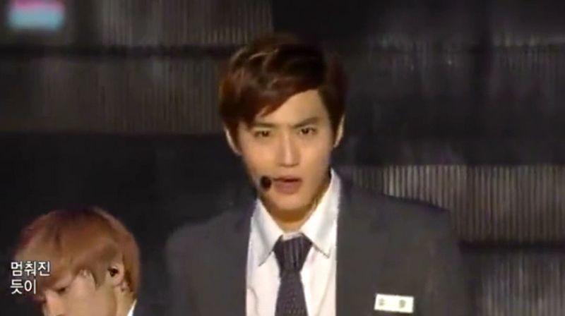 EXO12人在东京演绎金曲《Growl》鹿晗一出场全场粉丝都疯狂了！,音乐,流行乐,好看视频