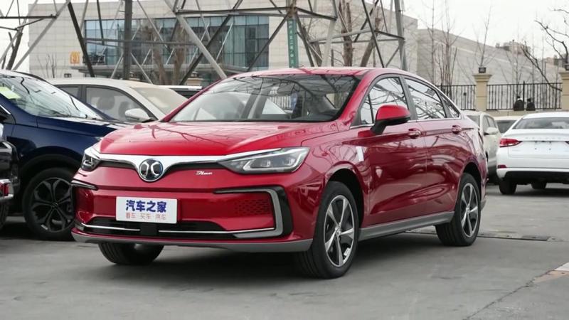北汽新能源EU5 2018款 R550 智潮版汽车实拍，国产车还真不错,汽车,车评,好看视频
