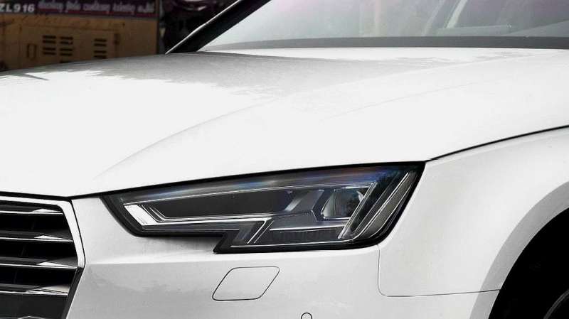 新款奥迪A4L来了！外观更激进，配双矩形排气孔，宝马3系准备接招,汽车,车评,好看视频