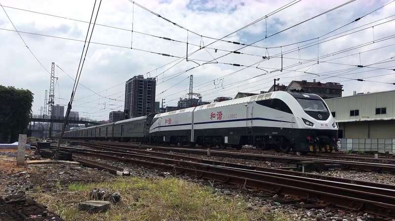 中国铁路，和谐电力机车HXD1G 0002牵引X112次，京广线郴州站通过,汽车,汽车周边,好看视频