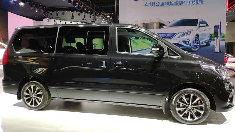 空间大，颜值高，还带总裁级头等舱座椅，16.99万性价比不输GM8,汽车,车评,好看视频