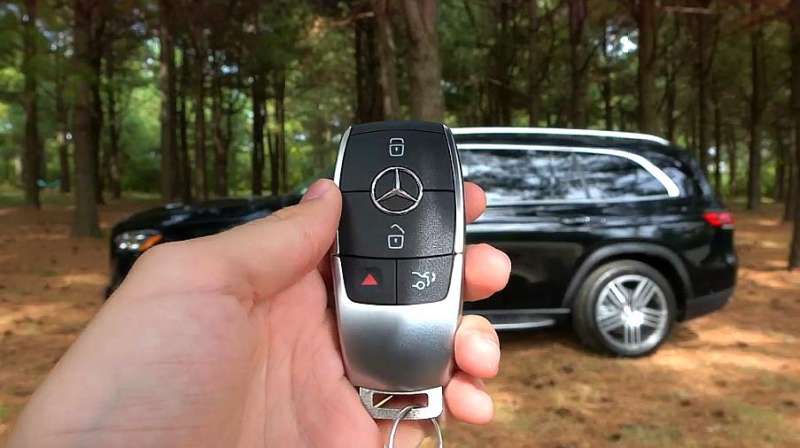 2020款奔驰GLS450到货，坐进车内打开氛围灯后，我放弃了宝马X7！,汽车,车评,好看视频