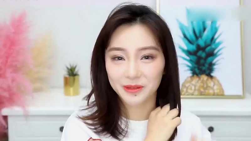生活小妙招之自己剪短发教程，跟理发店剪的一点也没差！美时尚美妆美发好看视频