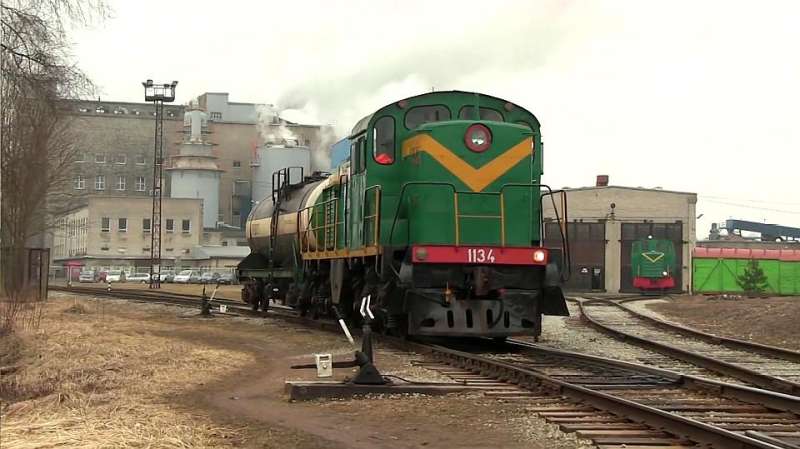 外国人真是土豪，TGM23型内燃机车被拿来当玩物，仅供展览用,汽车,汽车周边,好看视频