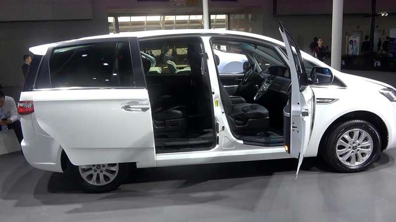 被车标连累的7座MPV，起步2.0T四缸配6AT，现5折都没人要,汽车,车评,好看视频