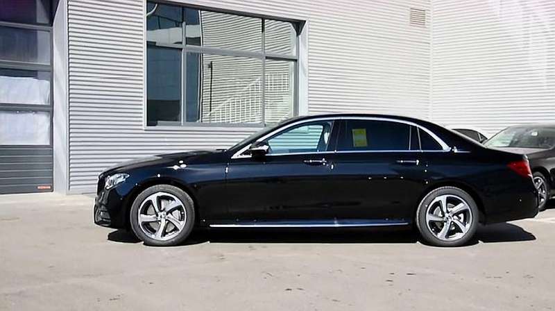 带你了解：奔驰E级，2019款改款E300L运动豪华型,汽车,车评,好看视频