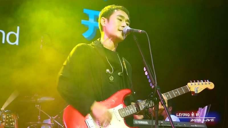 重庆LEYING乐团现场演绎，Beyond摇滚歌曲《冲开一切》,音乐,摇滚乐,好看视频