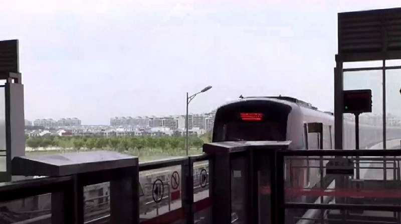 北京地铁亦庄线DKZ32进出站，从旧宫出站开往宋家庄方向,汽车,汽车周边,好看视频