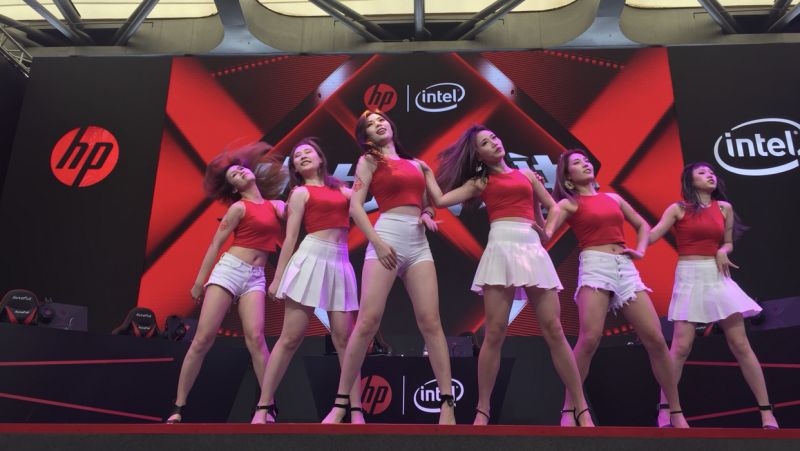 【百家·探秘】2018 CHINAJOY中场休息，身材火爆的辣妹热舞,舞蹈,性感热舞,好看视频