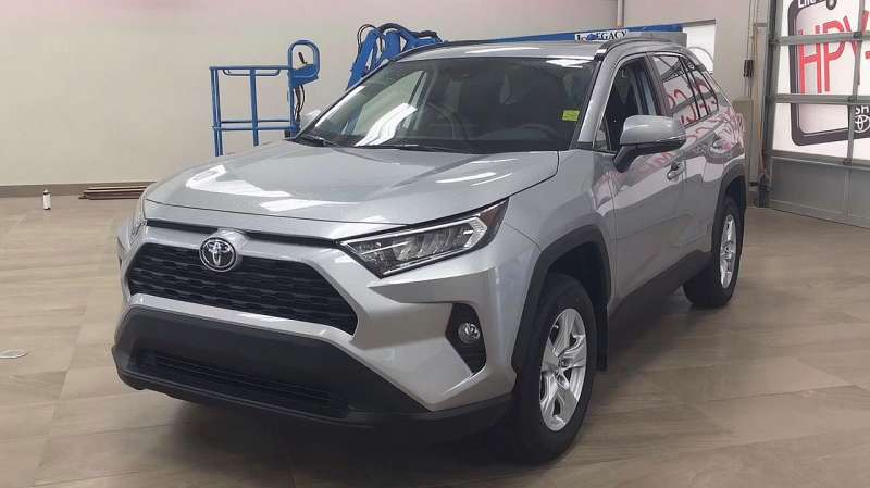 城市SUV鼻祖换代，2019款丰田RAV4，四驱+8AT，顶配落地22.5万,汽车,车评,好看视频