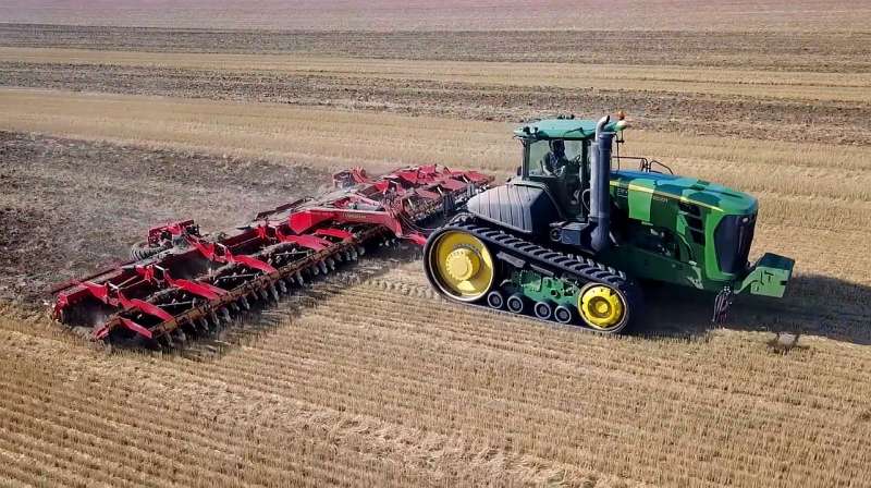 约翰迪尔履带式9530T拖拉机，搭载12米宽Vaderstad圆盘耙整地,科技,机械,好看视频