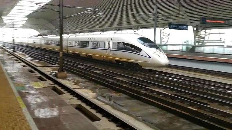广深港高铁非载客车辆运行，本务CRH3C-3023+3047高速通过庆盛站,汽车,汽车周边,好看视频