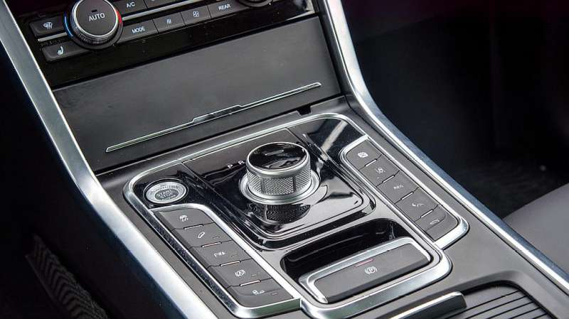 轴距2850mm中型SUV！11.99万元起，配旋钮换挡，顶配也就14.99万,汽车,车评,好看视频