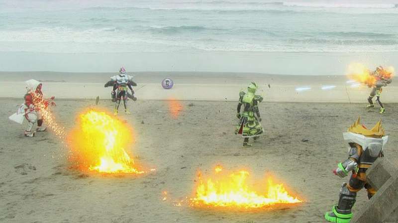 假面骑士ExAid,看你不爽就暂停时间给你两脚，这个能力太BUG了！,动漫,日本动漫,好看视频