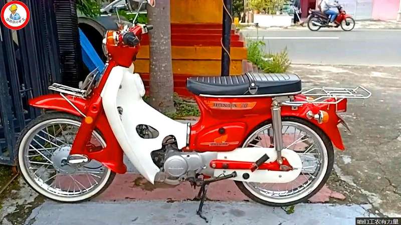 上世纪经典的代步摩托：本田C70，一脚着车，启动后正宗的本田音,汽车,汽车周边,好看视频