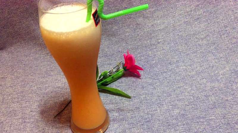梁厨美食:5块钱就能做一杯“鲜榨哈密瓜牛奶汁”超级好喝 美食 美味食谱 好看视频