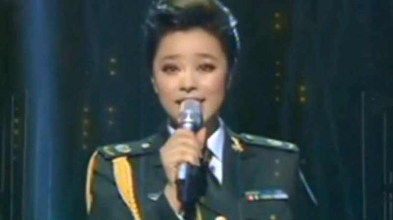 钟丽燕现场演唱《枫叶之恋》音乐流行乐好看视频