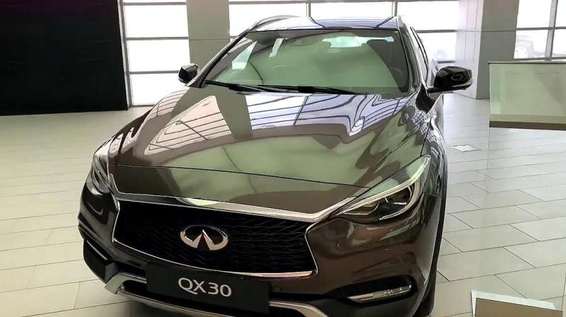 终于见到实车！2020款英菲尼迪QX30到店，车门打开，心动一刻上演,汽车,车评,好看视频