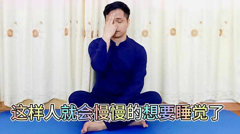 晚上睡不着?别愁!坚持睡前按摩身上这2处,让你入睡快,睡得香健康养生健康常识好看视频