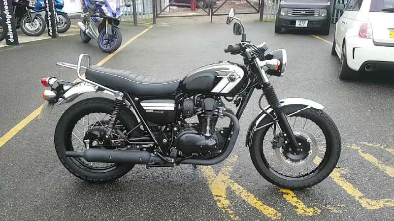 看够了街车跑车，看看这款川崎复古车W800 SE，颜值不赖！,汽车,汽车周边,好看视频