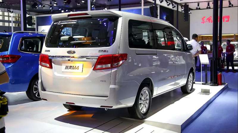 又一MPV进店，车长超过GL8，2.0T配6MT，开上街让奥德赛压力大,汽车,车评,好看视频