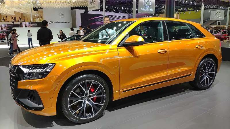 奥迪旗舰型SUV，车长4986mm，配3.0T V6引擎+四驱，还带空气悬架,汽车,车评,好看视频