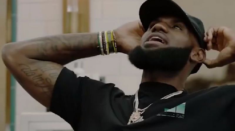 詹姆斯讲述自己看儿子比赛的感受，自曝跟AAU球员老妈场边对呛,体育,体育周边,好看视频