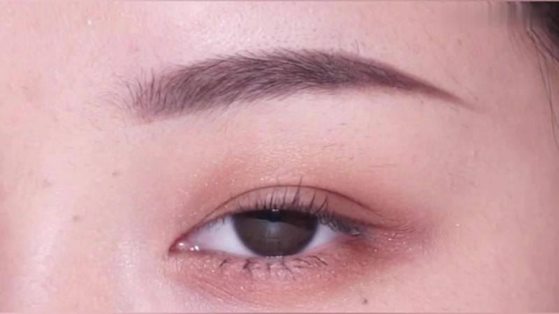 新手眼妆教程,日常大地色眼妆教程分享,新手党赶紧学起来吧时尚美妆美发好看视频