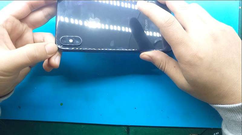 强迫症粉丝的iPhoneX，后盖玻璃有一点破就要换，换完后完美如新,科技,数码,好看视频