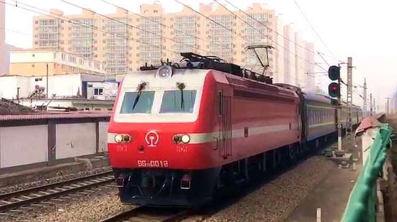 和谐电机车+韶山机车牵直达列来回疾驰，高原25T+BSP混编，热闹！,汽车,汽车周边,好看视频