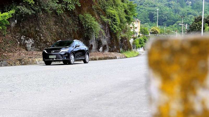 广汽传祺GS4 Coupe 的荒野激情,汽车,车评,好看视频