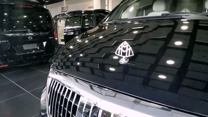 雷克萨斯坐稳了，奔驰超豪华MPV来了，迈巴赫VS980,汽车,车评,好看视频