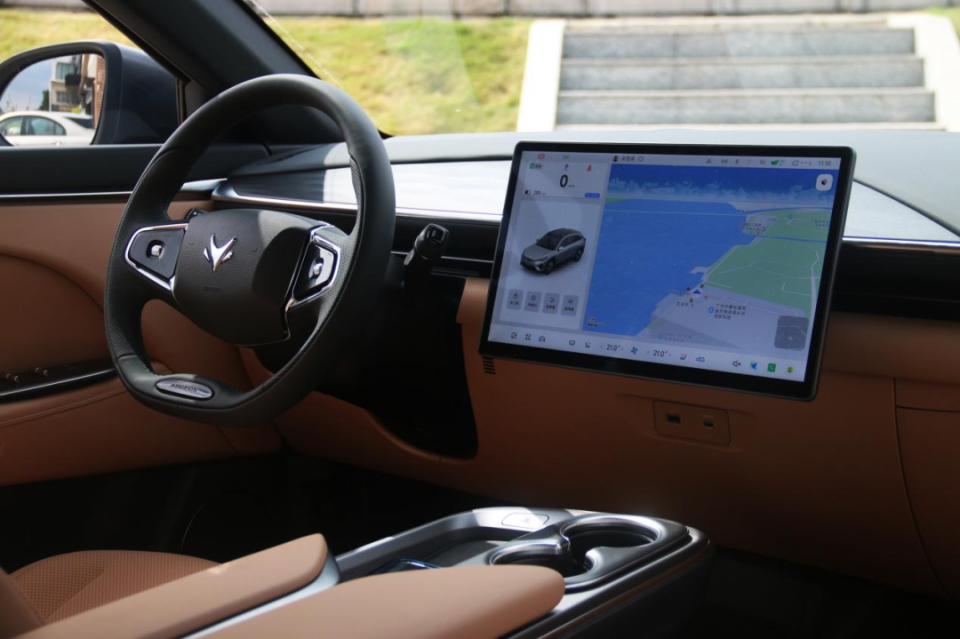 将5C超充“卷”进到十万级，阿尔法T5“闪充一刻钟能跑1000里”-有驾