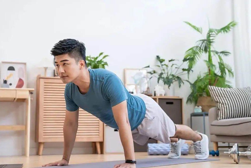 38个俯卧撑才算及格？中年人的第一张“健康体检表”来了！