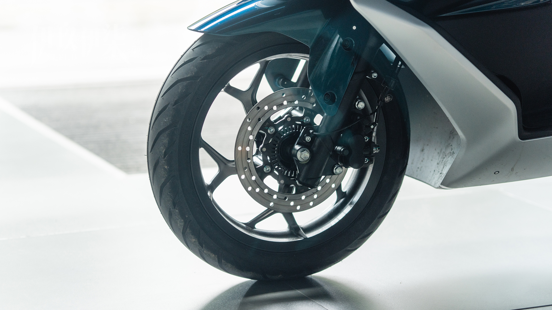 13580元起 春风150SC到店 实车赏析 UHR面临最大挑战-有驾