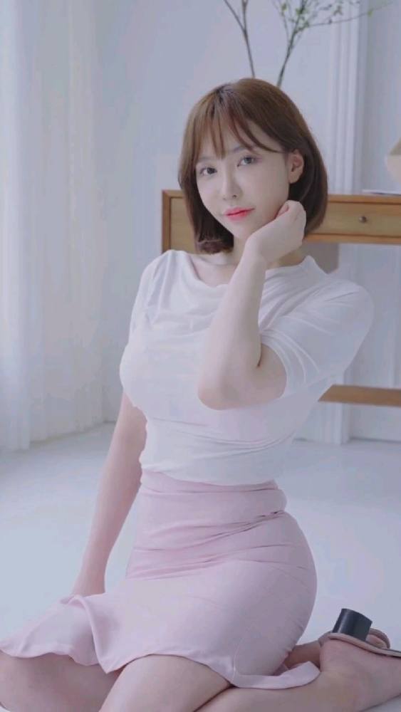 短发韩国秘书KYUL职场OL包臀裙穿搭,时尚,时尚潮流,好看视频