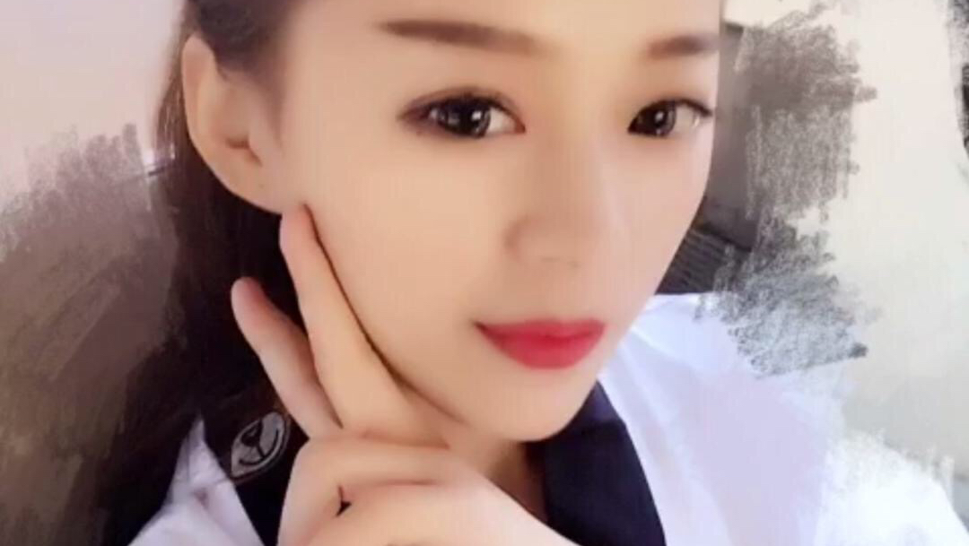 喜欢美女的男人们注意啦！这样妖娆的女人一定要关注，看完转给身边的朋友直播 情感直播 百度直播