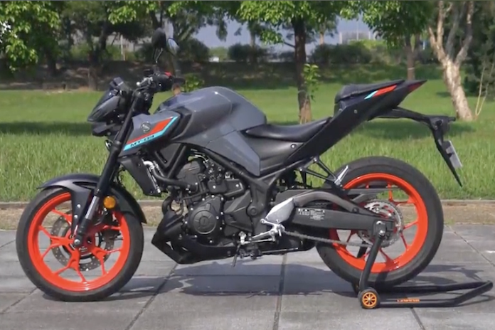 雅马哈MT-03，上打川崎Z400，下踩本田CB400F-有驾