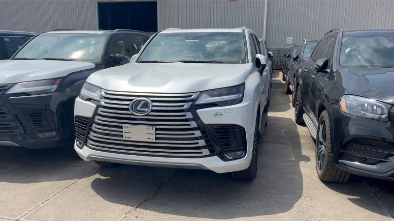 23款雷克萨斯LX600中东签名版白红,汽车,评测导购,好看视频