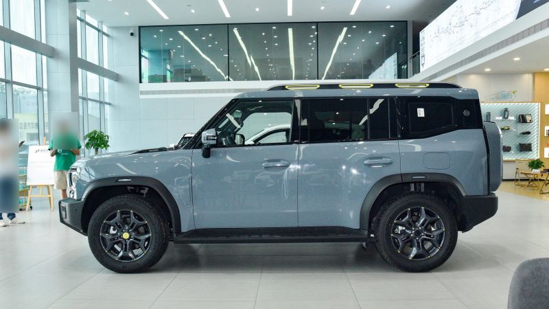 这才是SUV该有的样子！轴距2800mm，2.0T254马力，四驱两把锁,汽车,评测导购,好看视频