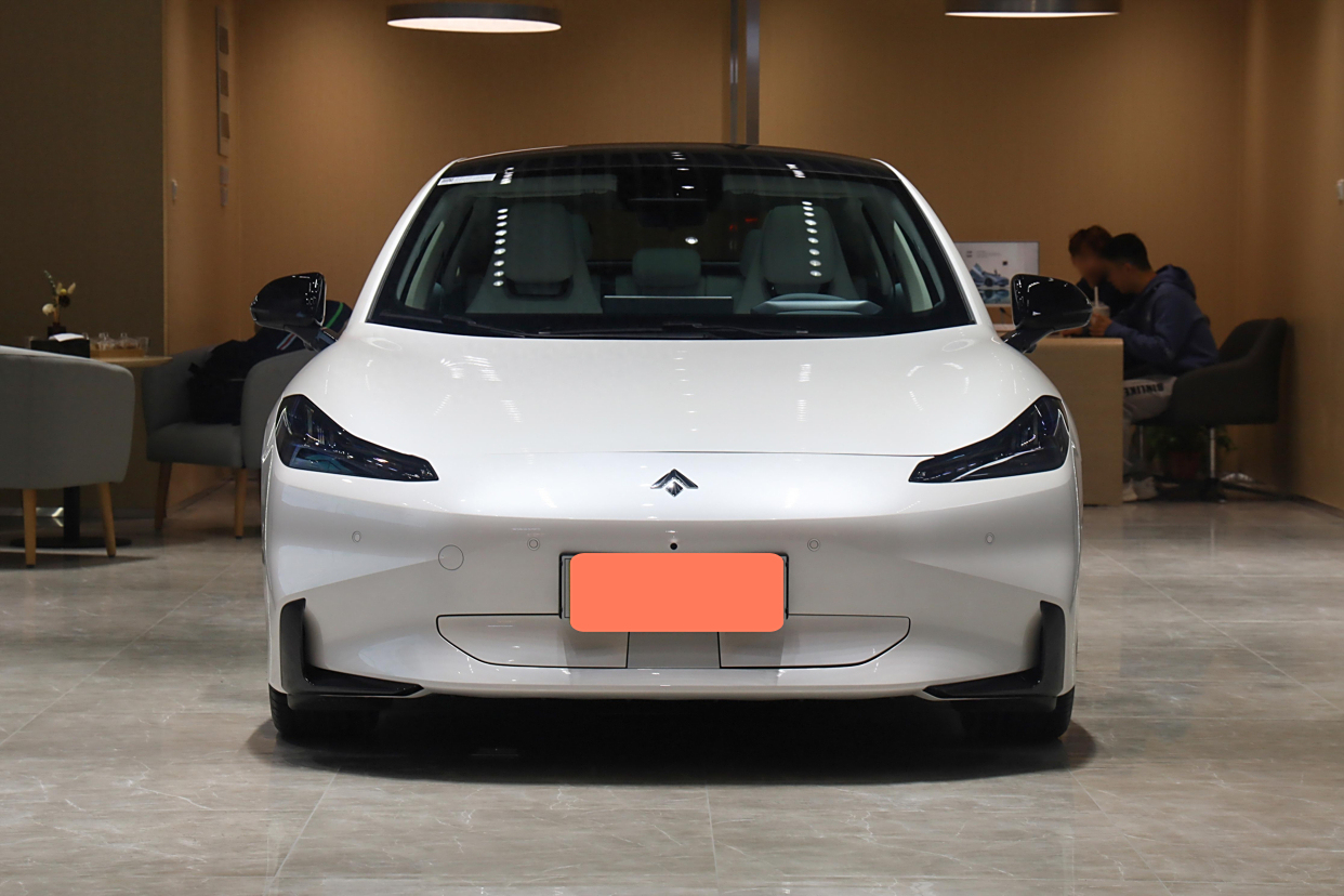 昊铂GT：颜值高用料足！续航达710km，关键适合年轻人-有驾