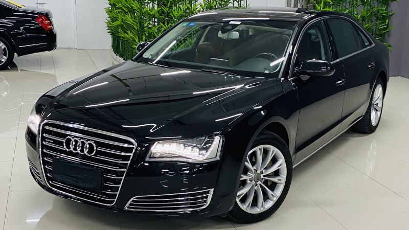 第四代奥迪A8L代表，开7万公里不到，赔100多万，车主毫不在乎,汽车,评测导购,好看视频