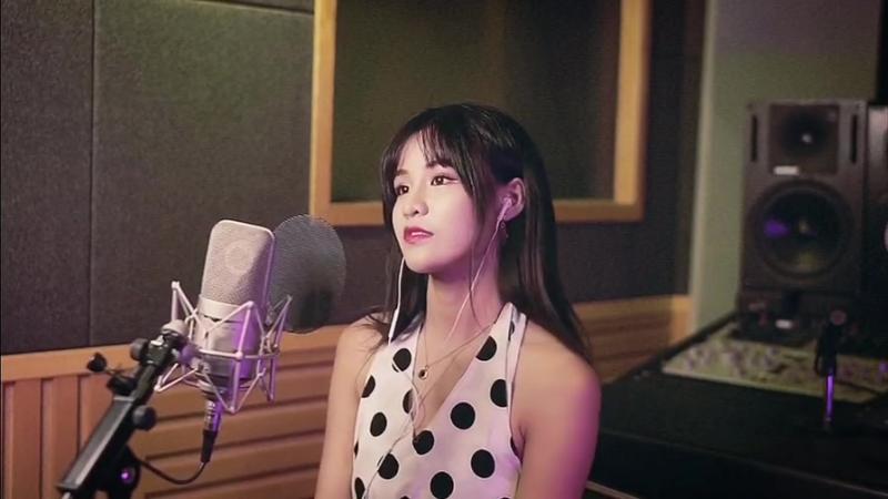 Simyee陈芯怡《浪漫手机》女声钢琴改编版翻唱,音乐,流行音乐,好看视频