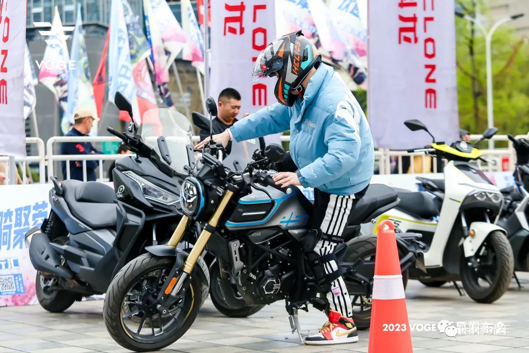 无极复古系列来袭，Q250、AC300价格公布：17980、20680-有驾