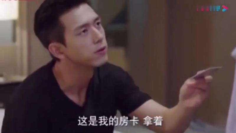 不准趁我睡着的时候偷偷溜进来,那你还趁人家睡着的时候偷摸她!影视爱情片好看视频