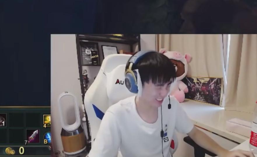 真不是没邀请Mlxg？Letme直播回应婚礼，网友：演技太拙劣！