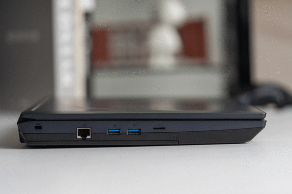 性能直追台式电脑！神舟战神ZX10-DA5DS游戏本评测