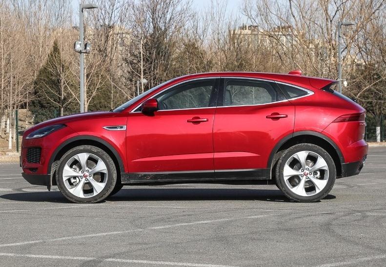 30万选什么车？捷豹EPACE还是林肯冒险家？读完你就清晰了_百科TA说